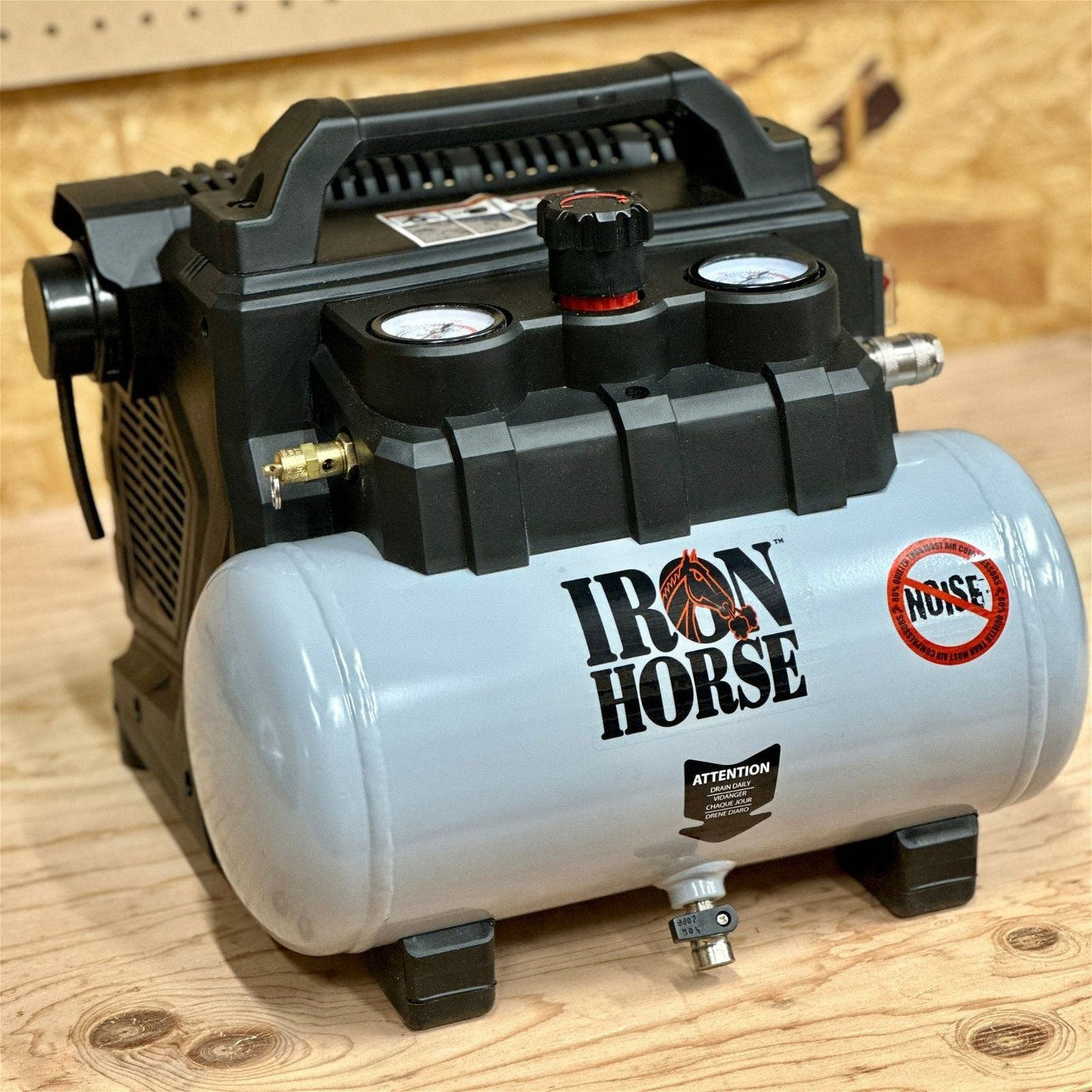 Iron Horse (IH-1015OF-PQS) .75-HP 1.5-Gallon Hot Dog Air Compressor ...